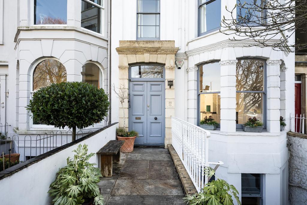 Upper Belgrave Road, Clifton, BS8 4 bed terraced house - £3,750 pcm (£ ...
