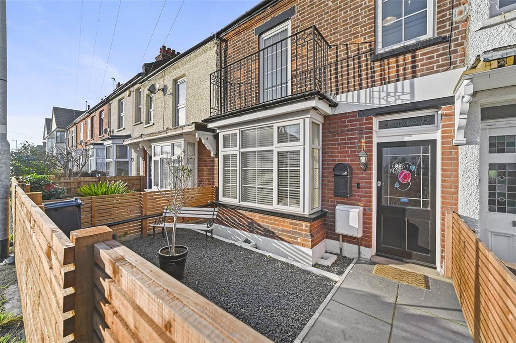 Fronks Road, Harwich, Essex, CO12 4 bed terraced house for sale - £290,000