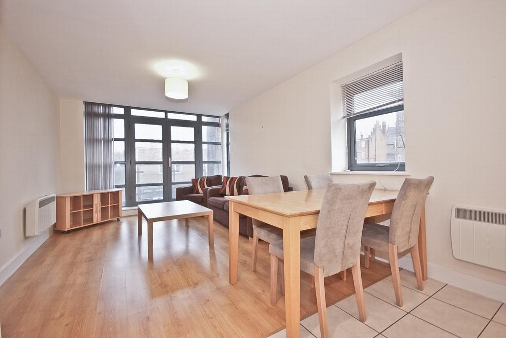 Clapham Park Road, Clapham, SW4 2 bed flat - £2,400 pcm (£554 pw)