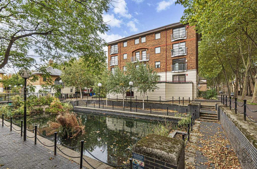 Norway Gate, Canada Water, SE16 1 bed flat - £375,000