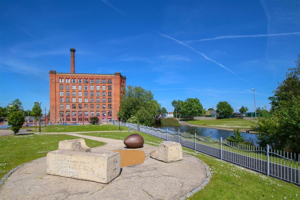 Victoria Mill, Lower Vickers Street... 1 bed apartment - £800 pcm (£185 pw)