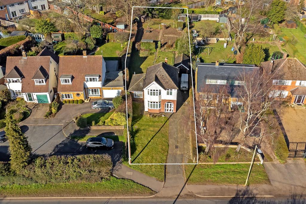 Sandpit Lane, St. Albans 4 bed detached house - £1,000,000
