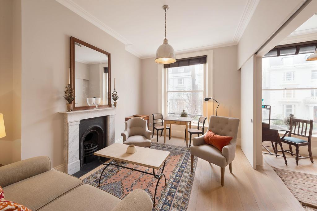 Pembridge Crescent, London, W11 1 bed flat - £3,250 pcm (£750 pw)