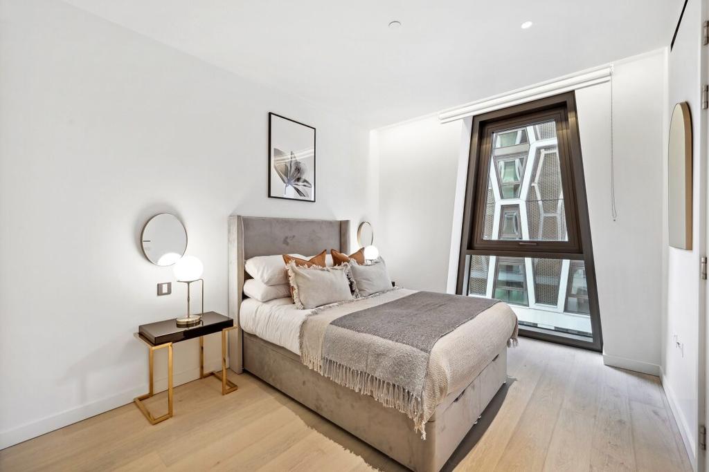 The Broadway, London, SW1H 2 bed apartment - £8,233 pcm (£1,900 pw)