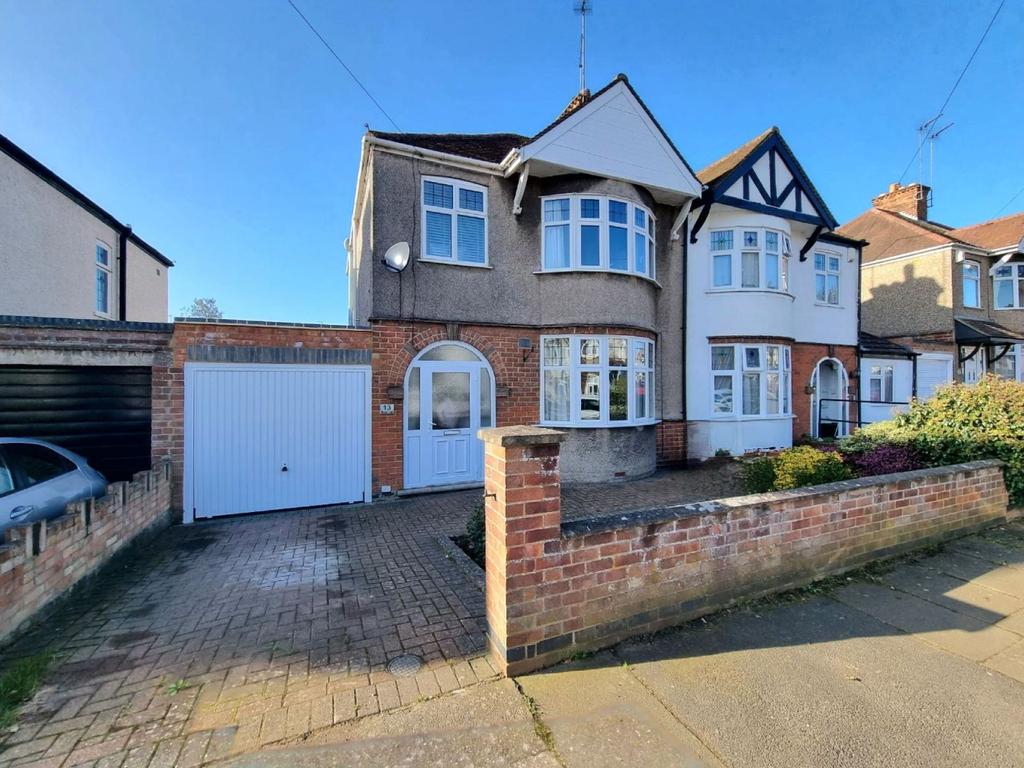 Bush Hill, The Headlands, Northampton... 3 bed semi-detached house - £ ...