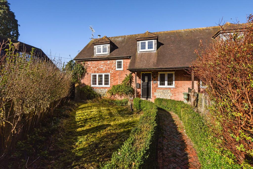 Lasham, Hampshire 3 bed semi-detached house for sale - £575,000