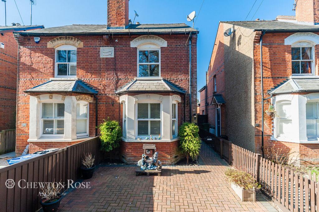 Whitmore Lane, Sunningdale 3 bed cottage - £675,000