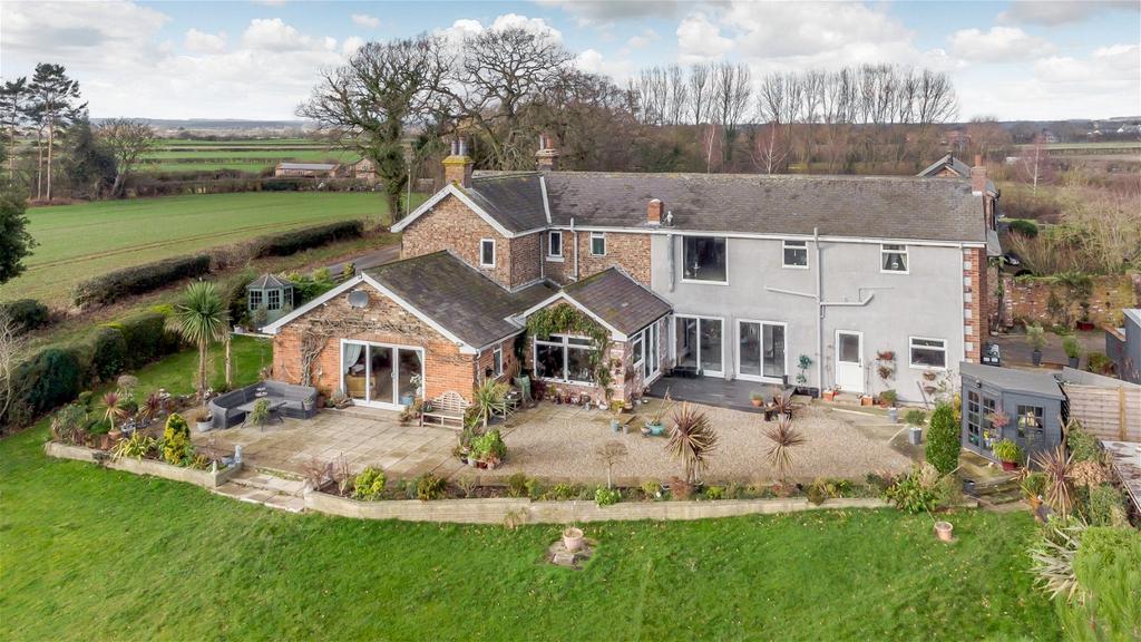 Cowthorpe, Warfield Lane, LS22 4 bed detached house for sale - £875,000