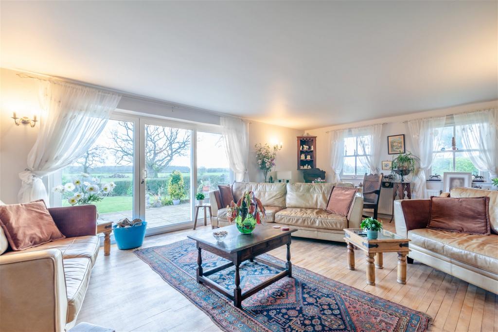 Cowthorpe, Warfield Lane, LS22 4 bed detached house for sale - £875,000