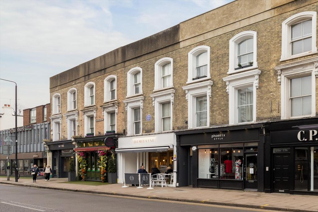 High Street, Wimbledon, London, SW19 2 bed flat - £2,250 pcm (£519 pw)