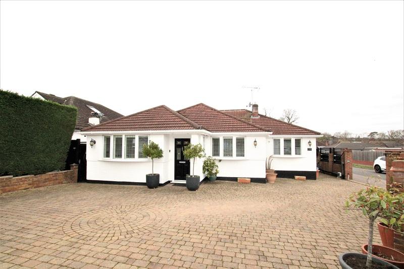 Harrow Way, Watford WD19 3 bed detached bungalow - £800,000