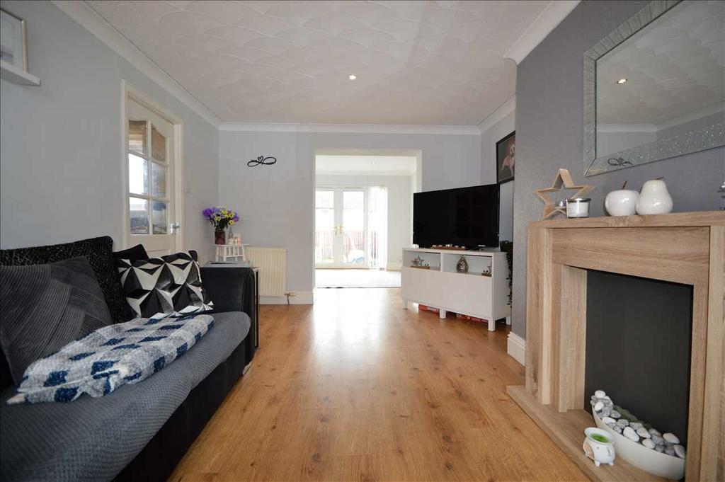 West Wellbrae Crescent, Hamilton 3 bed terraced house - £129,995