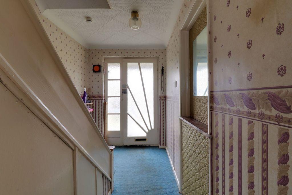 Rossfold Road, Luton LU3 3HH 3 bed semi-detached house - £325,000