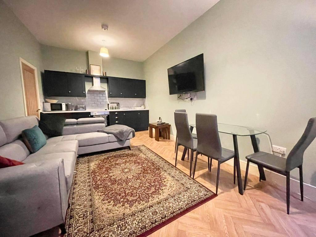 Rotherham, S60 2 bed terraced house to rent - £775 pcm (£179 pw)