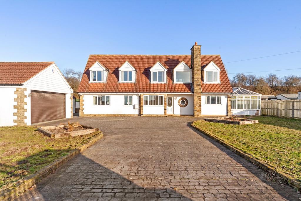 Barrowby Lane, Garforth, Leeds, LS25 4 bed detached house for sale - £ ...