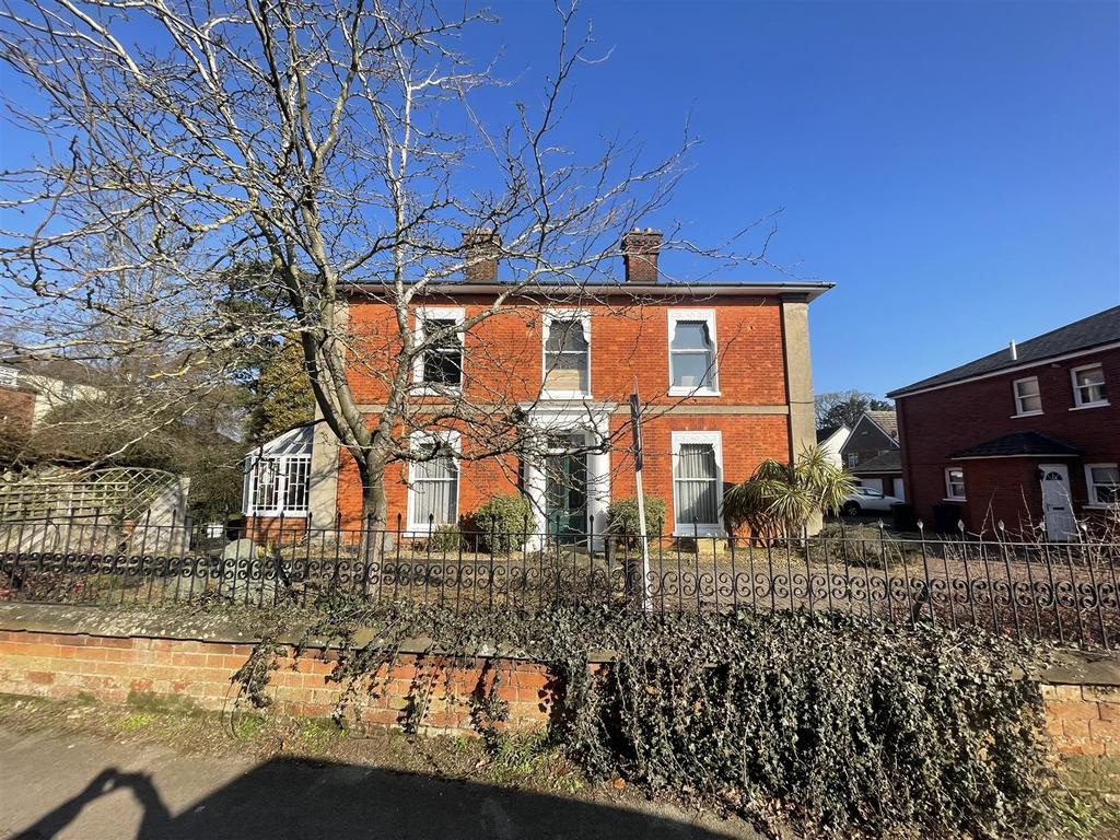 St Elmo Court London Road, Hitchin 2 bed flat for sale - £450,000
