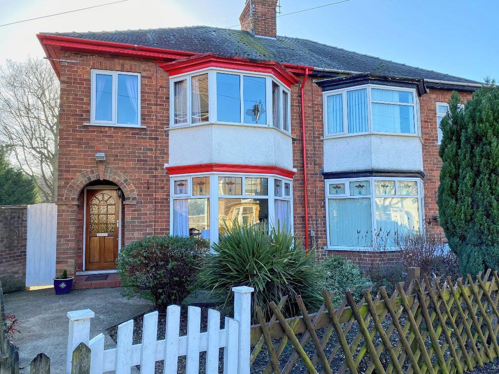 Barrington Avenue, Hull 3 bed semi-detached house - £195,000