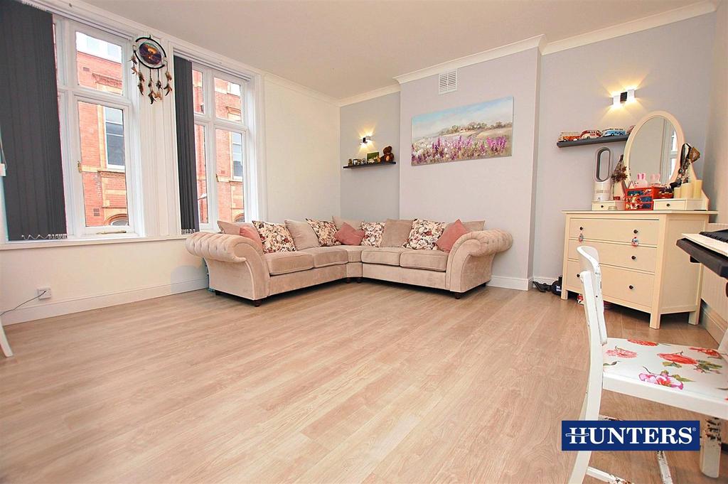 B Church Street, Stourbridge 1 bed flat - £625 pcm (£144 pw)