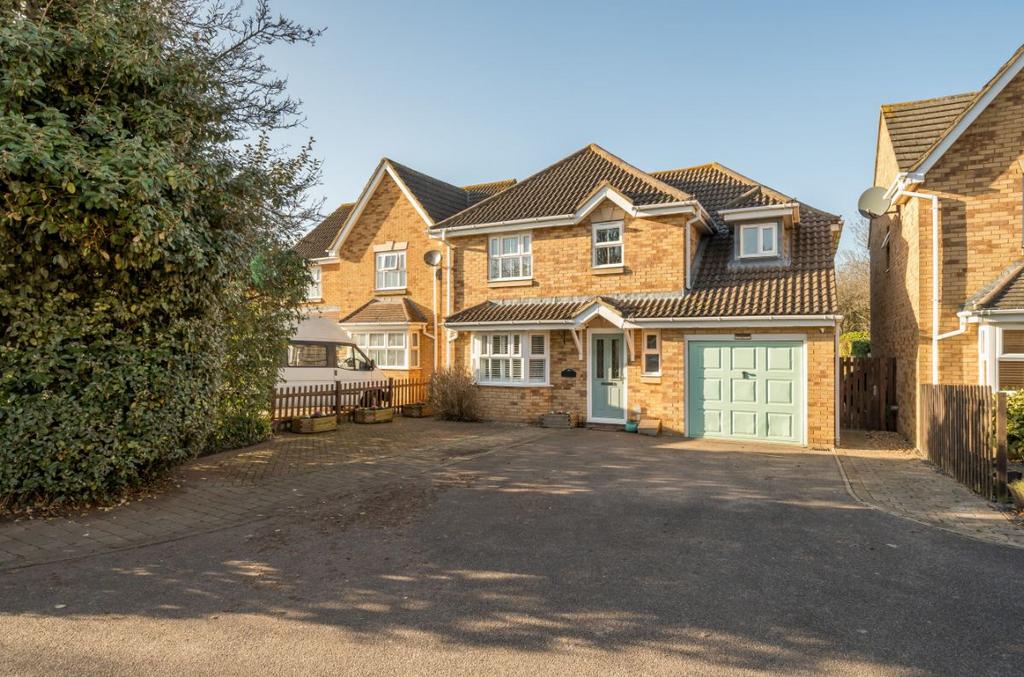 Lincroft, Cranfield, Bedford 4 bed detached house - £500,000