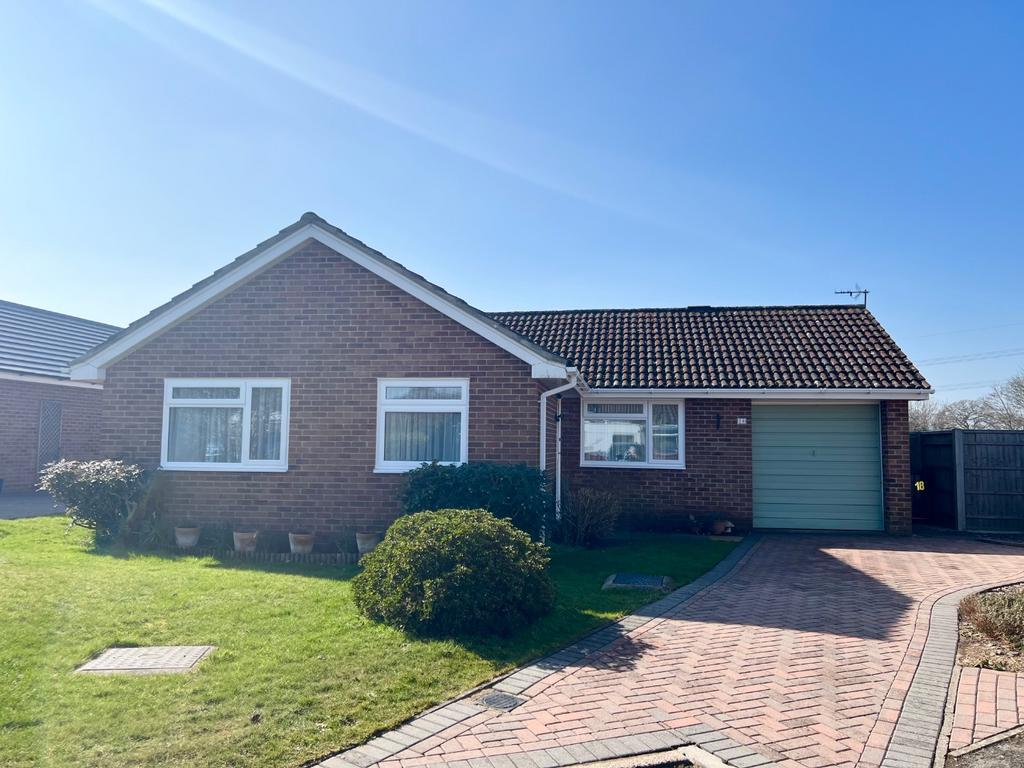 Sycamore Drive, Holbury, Southampton... 3 bed bungalow - £365,000