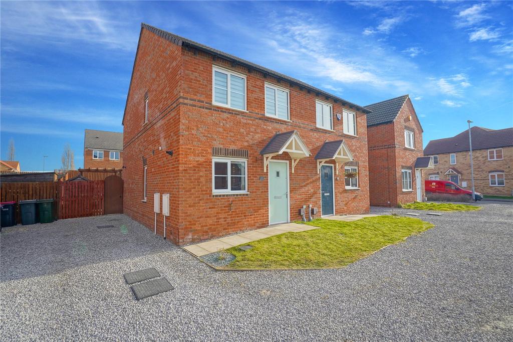 Sanderson Way, Swinton, Mexborough... 3 bed semi-detached house - £170,000