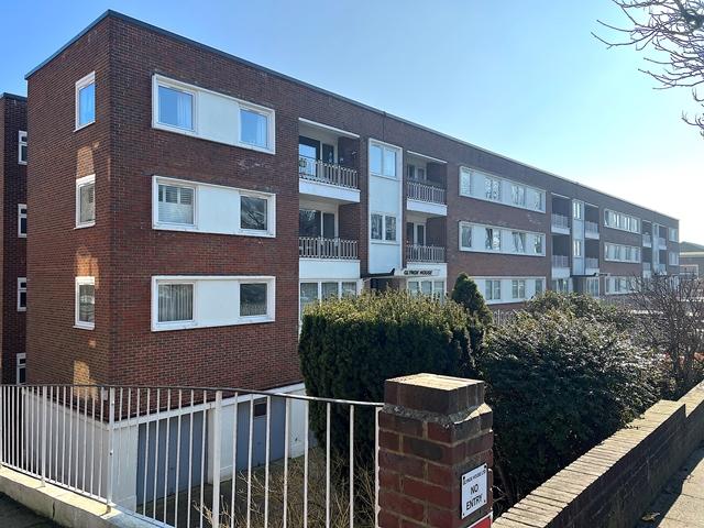 Glynde House, Palmeira Avenue, Hove BN3 3GG 2 bed ground floor flat to ...