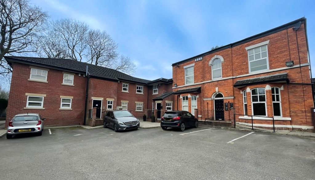 Broomfield House, Standish, Wigan... 2 bed ground floor flat - £600 pcm ...