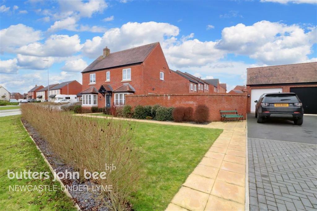 Loachbrook Farm Way, Congleton 3 bed detached house - £1,350 pcm (£312 pw)