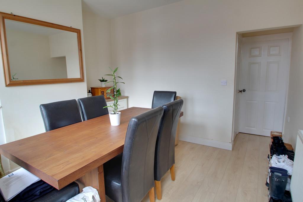 Lothair Road, Leicester 2 bed terraced house - £800 pcm (£185 pw)
