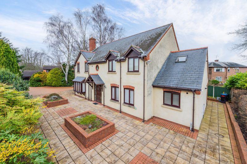 Dean Road, Wrexham 4 bed detached house - £490,000