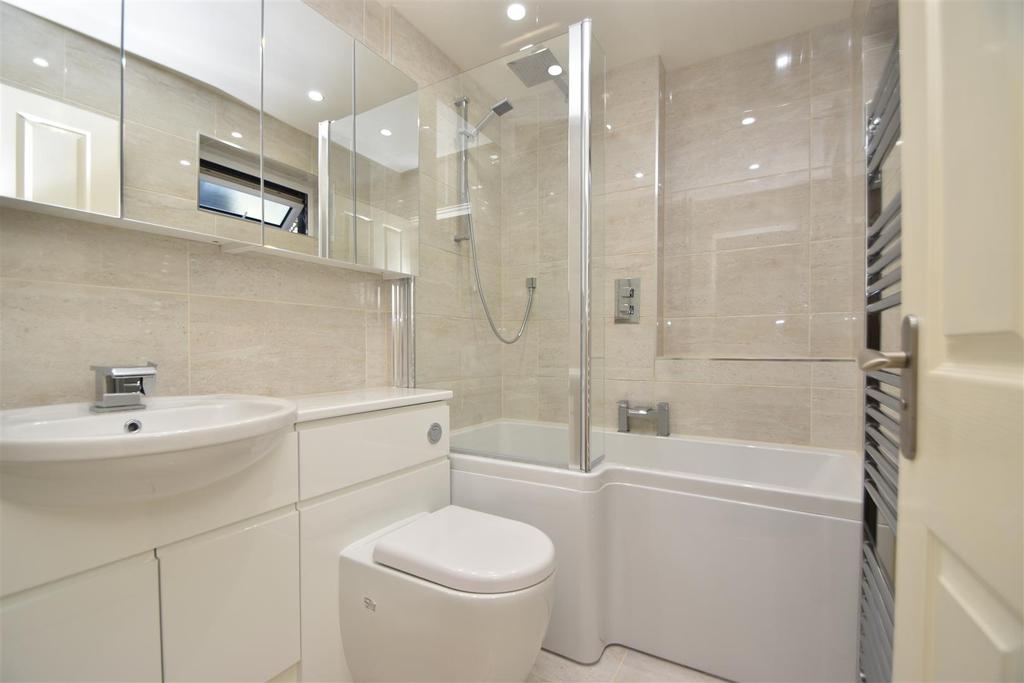 Prospect Road, Prenton 3 bed apartment - £750 pcm (£173 pw)