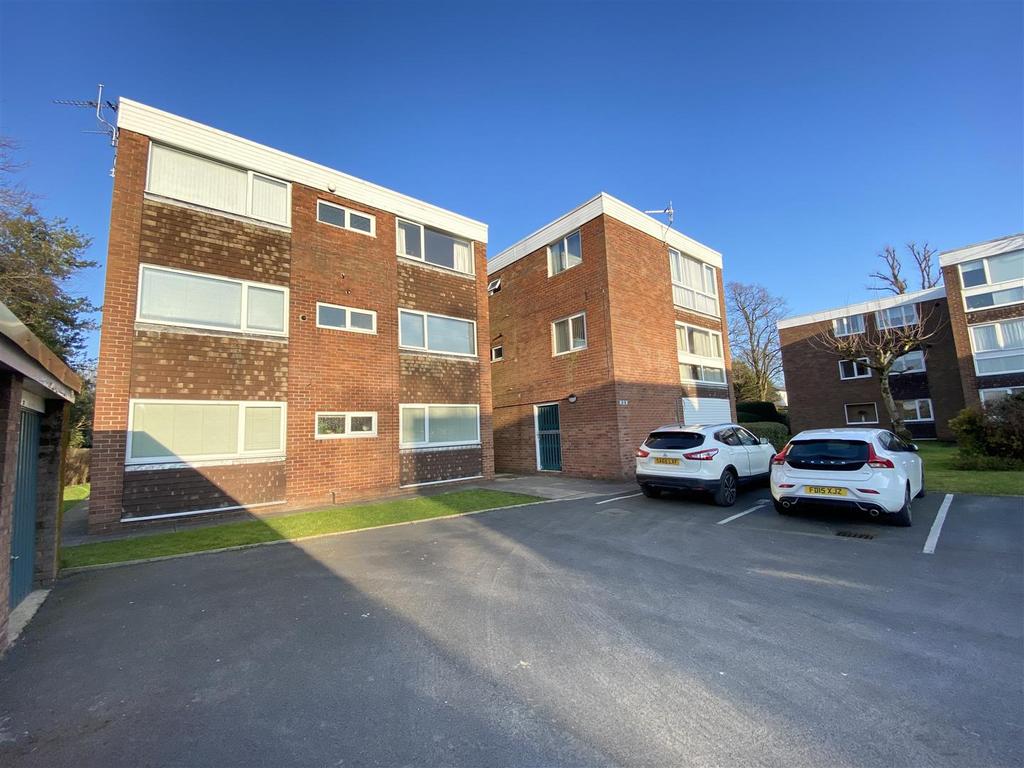 Lacey Court, Wilmslow 1 bed apartment - £149,950