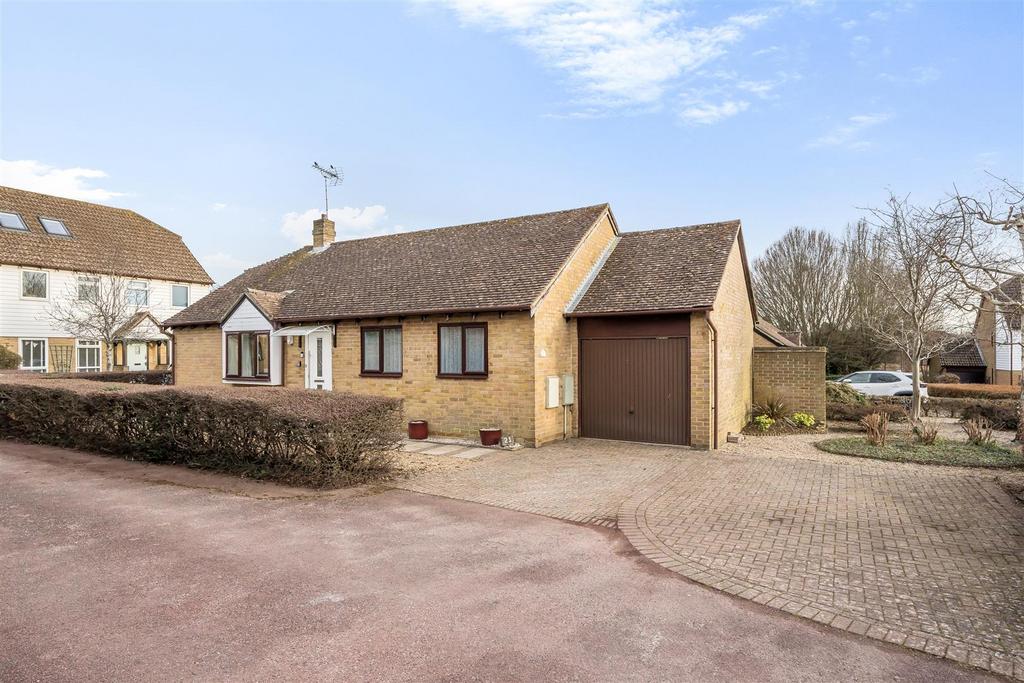 Tasker Close, Maidstone 3 bed detached bungalow - £450,000