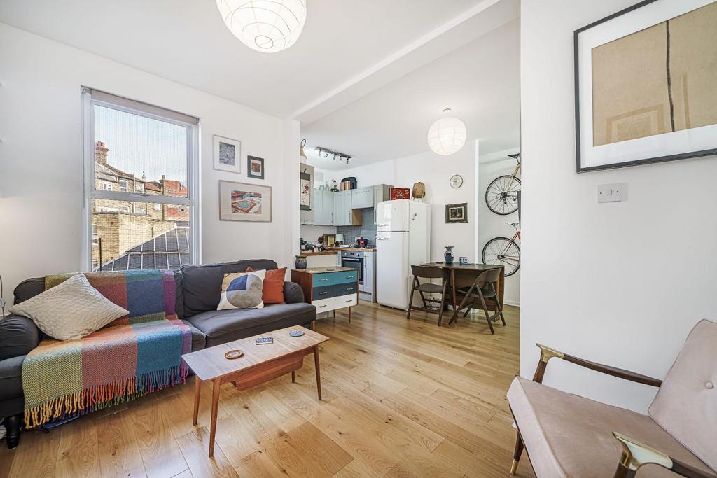 Coldharbour Lane, SW9 1 bed flat - £350,000