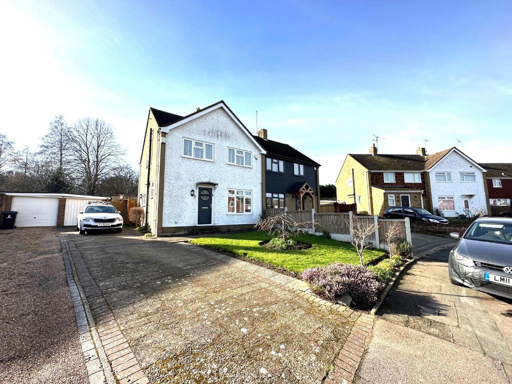 High Elms, Rainham, 3 bed semi-detached house - £375,000