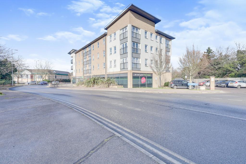 Southernhay Close, Basildon, SS14 2 bed flat for sale - £220,000