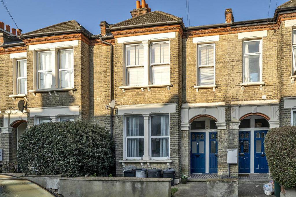 Avarn Road, London 2 bed maisonette - £450,000
