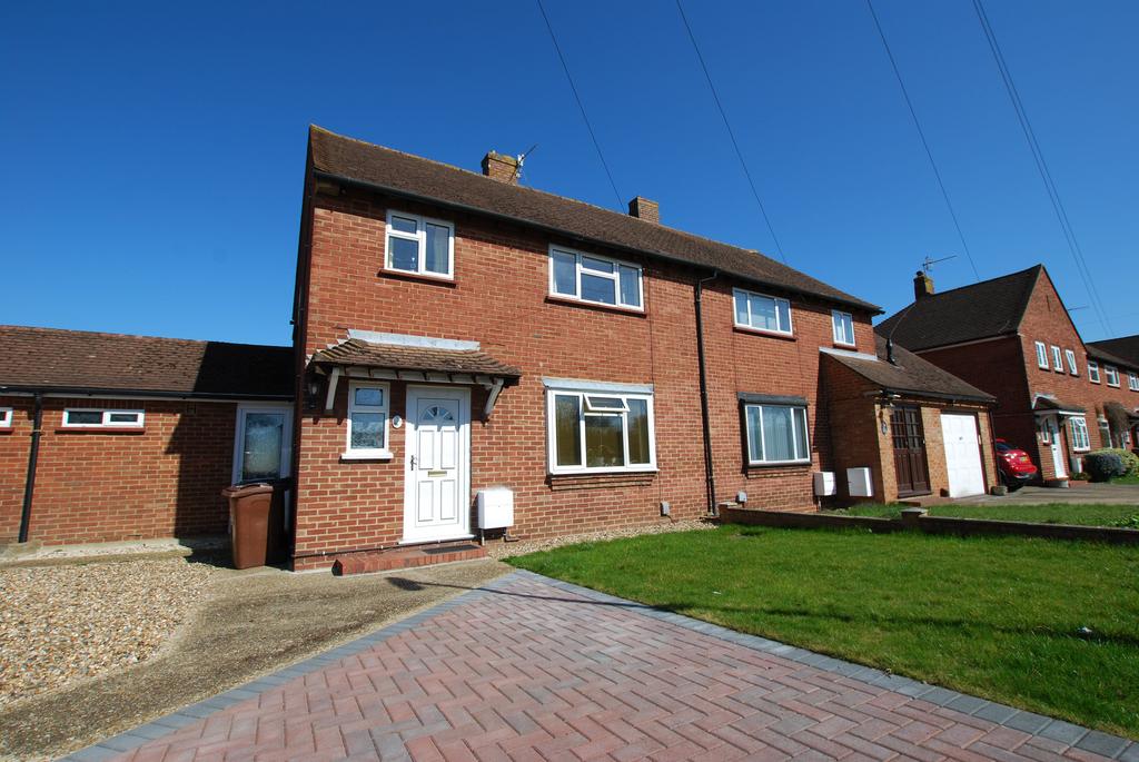 Maple Grove, Guildford, Surrey, GU1 4 bed semi-detached house - £2,200 ...