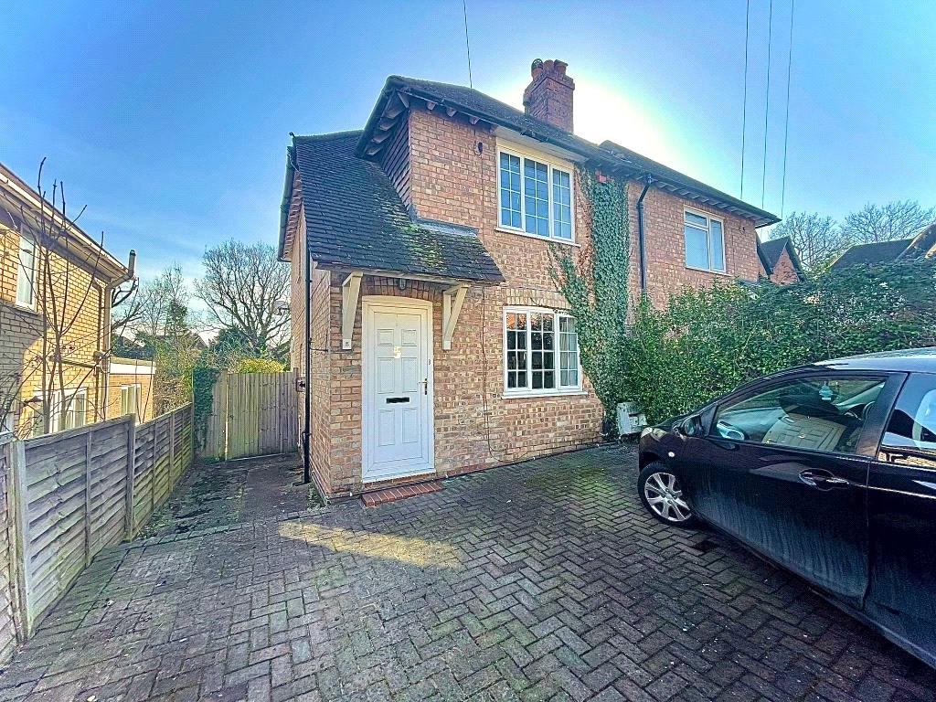 Downing Avenue, Guildford, Surrey, GU2 3 bed semi-detached house - £ ...