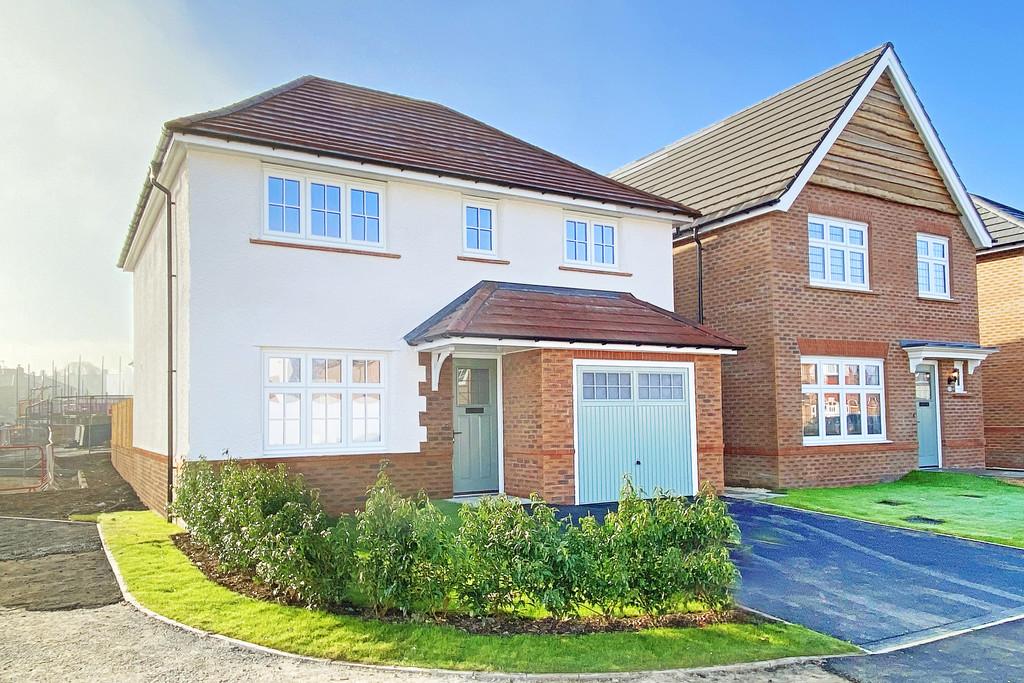 Sanders Walk, Harrogate, HG1 4FX 4 bed detached house - £2,000 pcm (£ ...