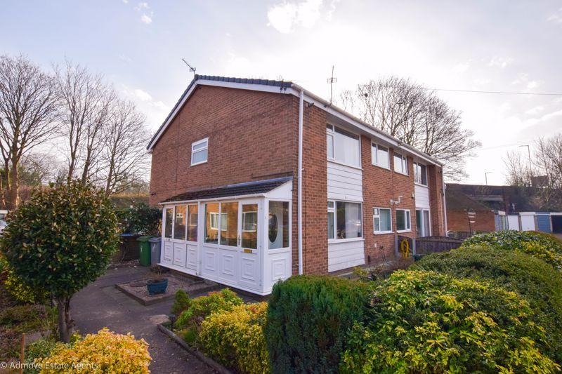 Eskdale Drive, Altrincham, WA15 7XU 2 bed apartment for sale - £205,000