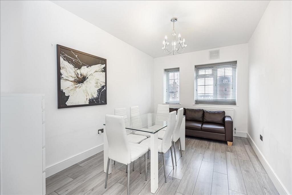 Burnham Court, Brent Street, Hendon... 1 bed apartment - £325,000