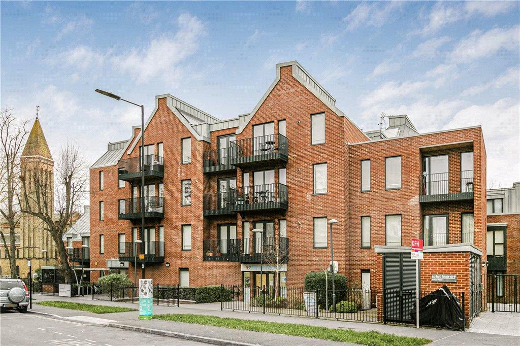 Palace Road, London, SW2 1 bed apartment - £375,000