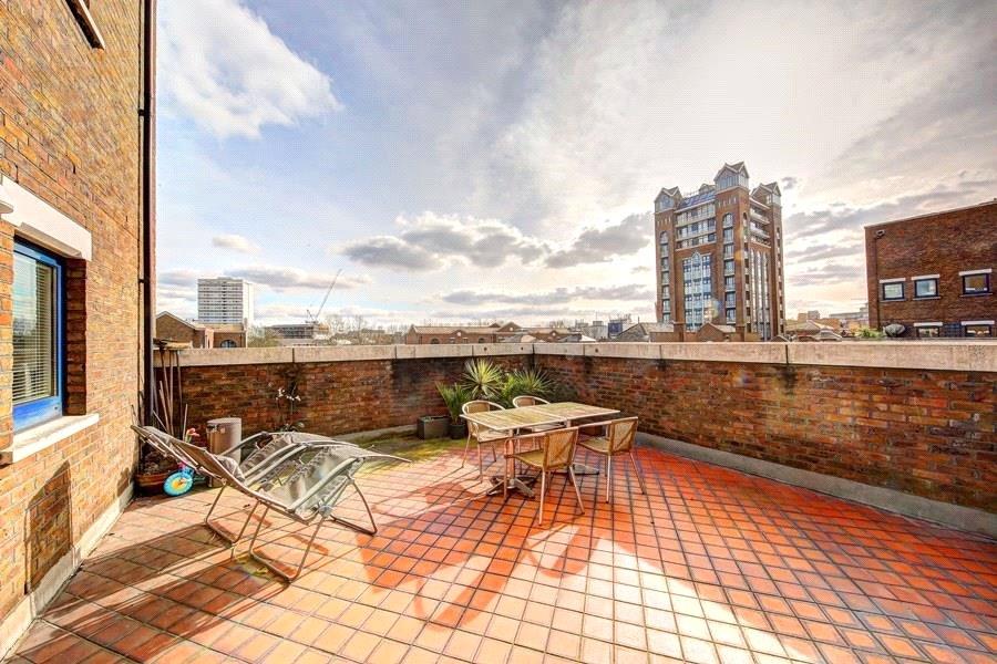 Molasses House, SW11 2 bed apartment - £650,000