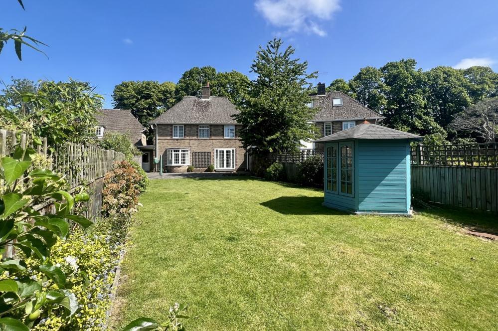 Ringwood, BH24 1HG 4 bed house - £450,000