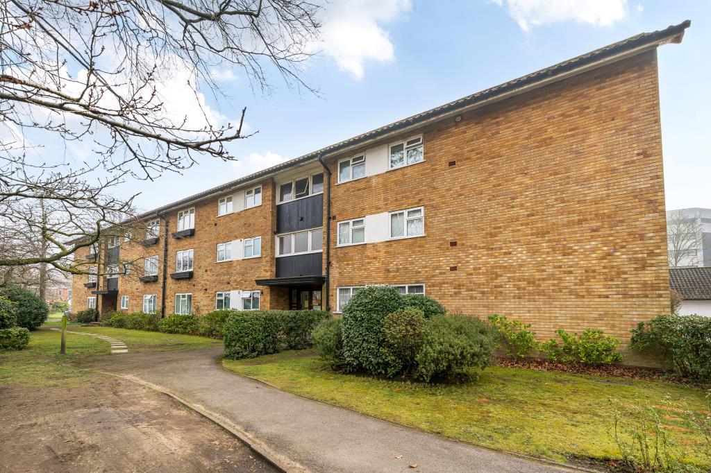 Woking, Surrey, GU21 1 bed flat - £230,000