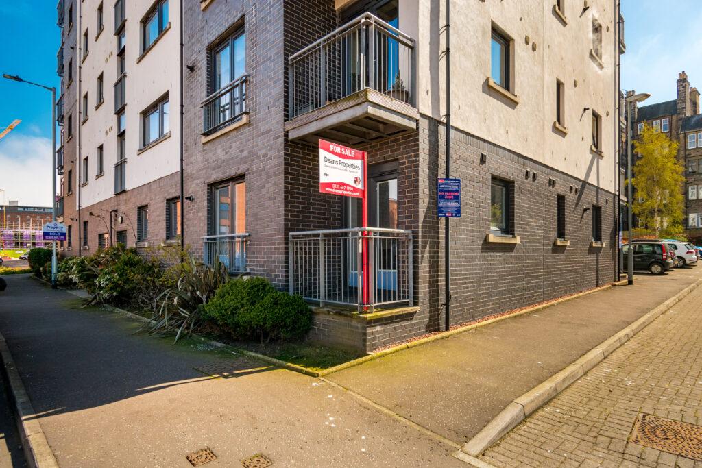 16/5 Ashley Place, Bonnington, EH6 5FH 2 bed ground floor flat - £220,000