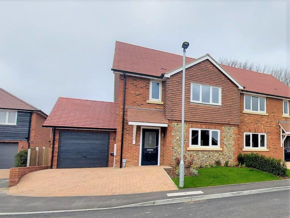 The Chilton, Leverick Place, Ash, Kent 3 bed semi-detached house - £389,000