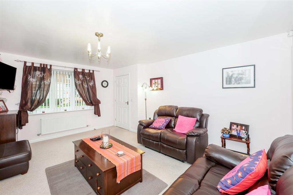 Pitchcombe Close, Redditch 3 bed semi-detached house - £220,000