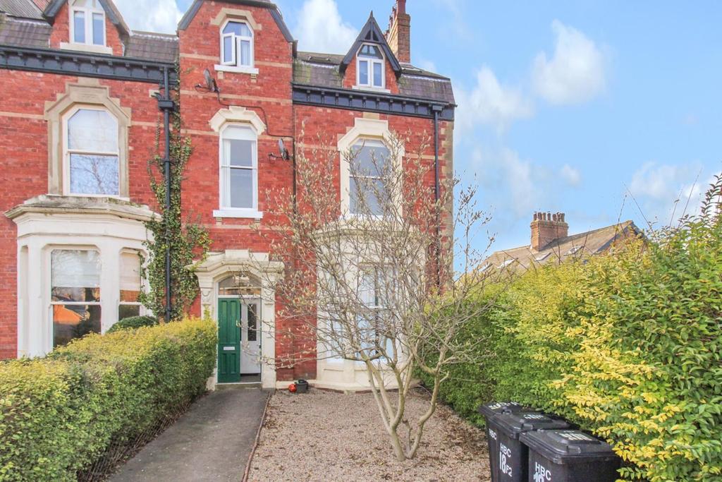 Flat 2 18 Palace Road, Ripon 2 bed flat - £152,500